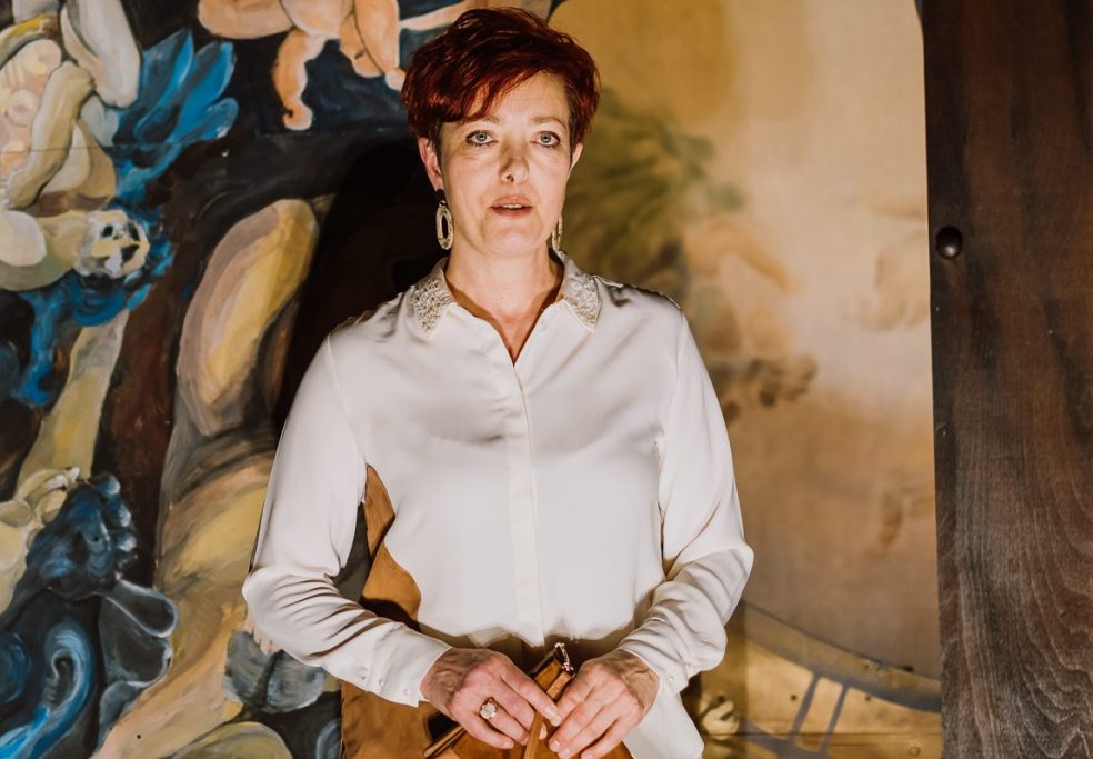 Napjaink dilemmáival szembesít – a Grand Hotel Retromadár ...