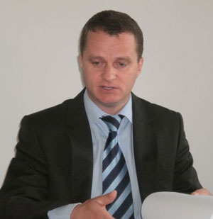Várhatóan Mezei János váltja Szász Jenőt az MPP élén